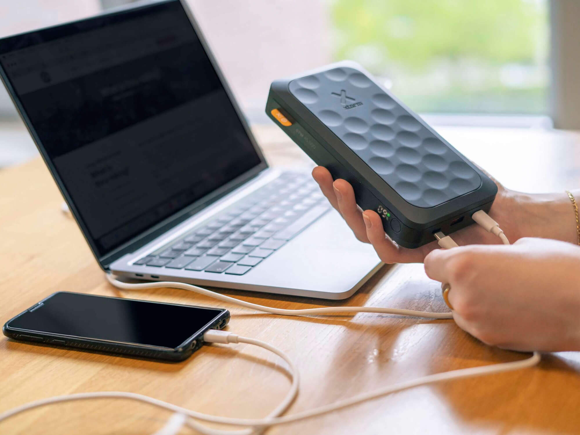 Powerbank 45 000 mAh med egen logo | Xtorm Fuel - EASYTRYCK.se